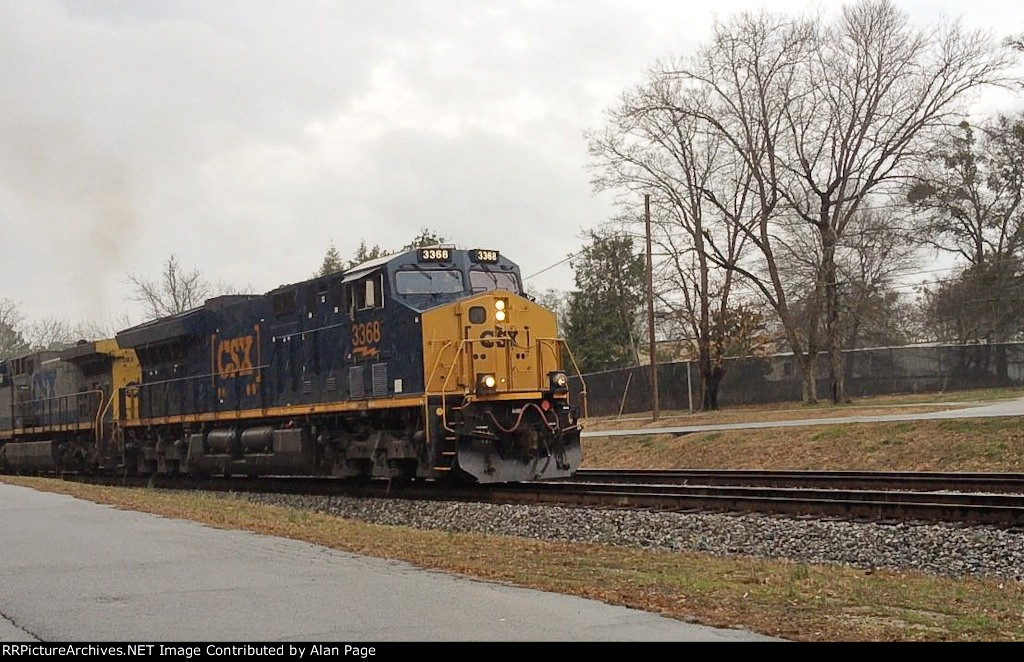 CSX ET44AH 3368